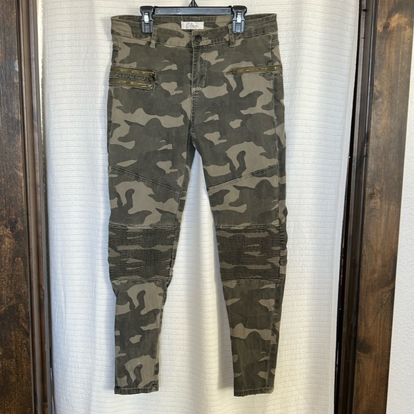 Elan | Pants & Jumpsuits | Elan Camo Skinny Pant | Poshmark